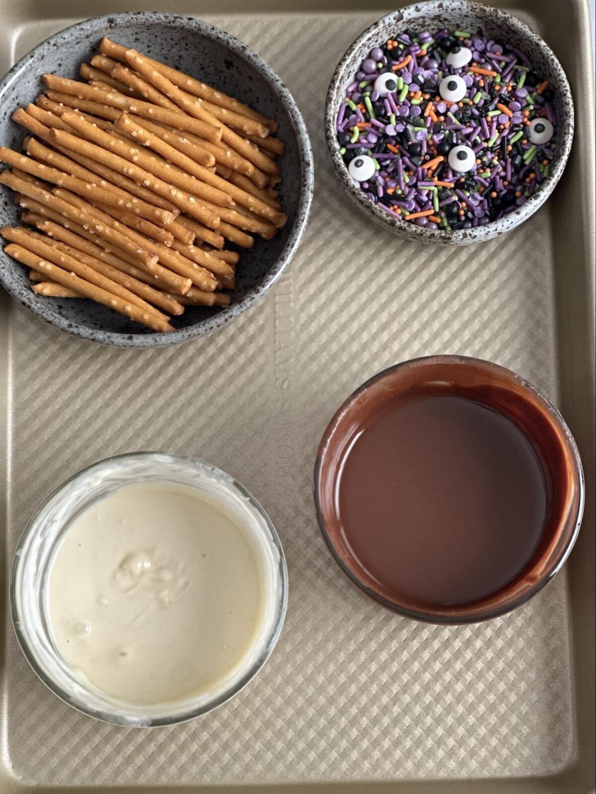 How to Make Spider Web Chocolate Pretzels - Melissa's Healthy Kitchen